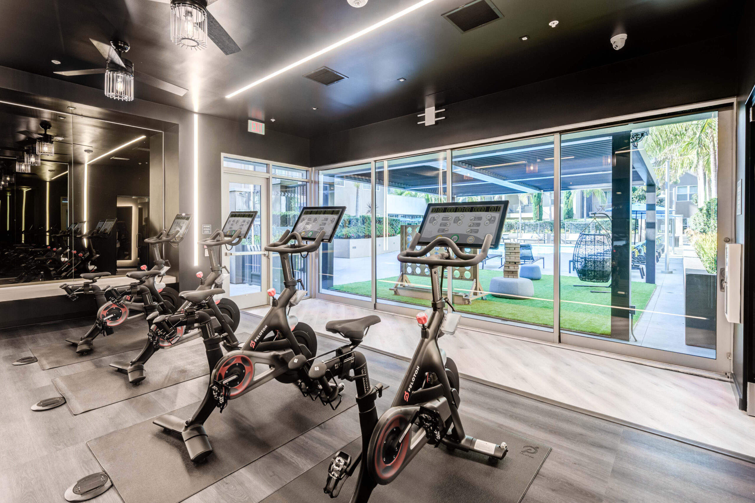 Gallery 421 | Tour Our Long Beach Community