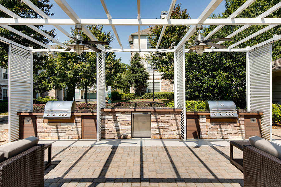 IMT Stoneleigh at Deerfield | Explore Pet Friendly Apartments For Rent