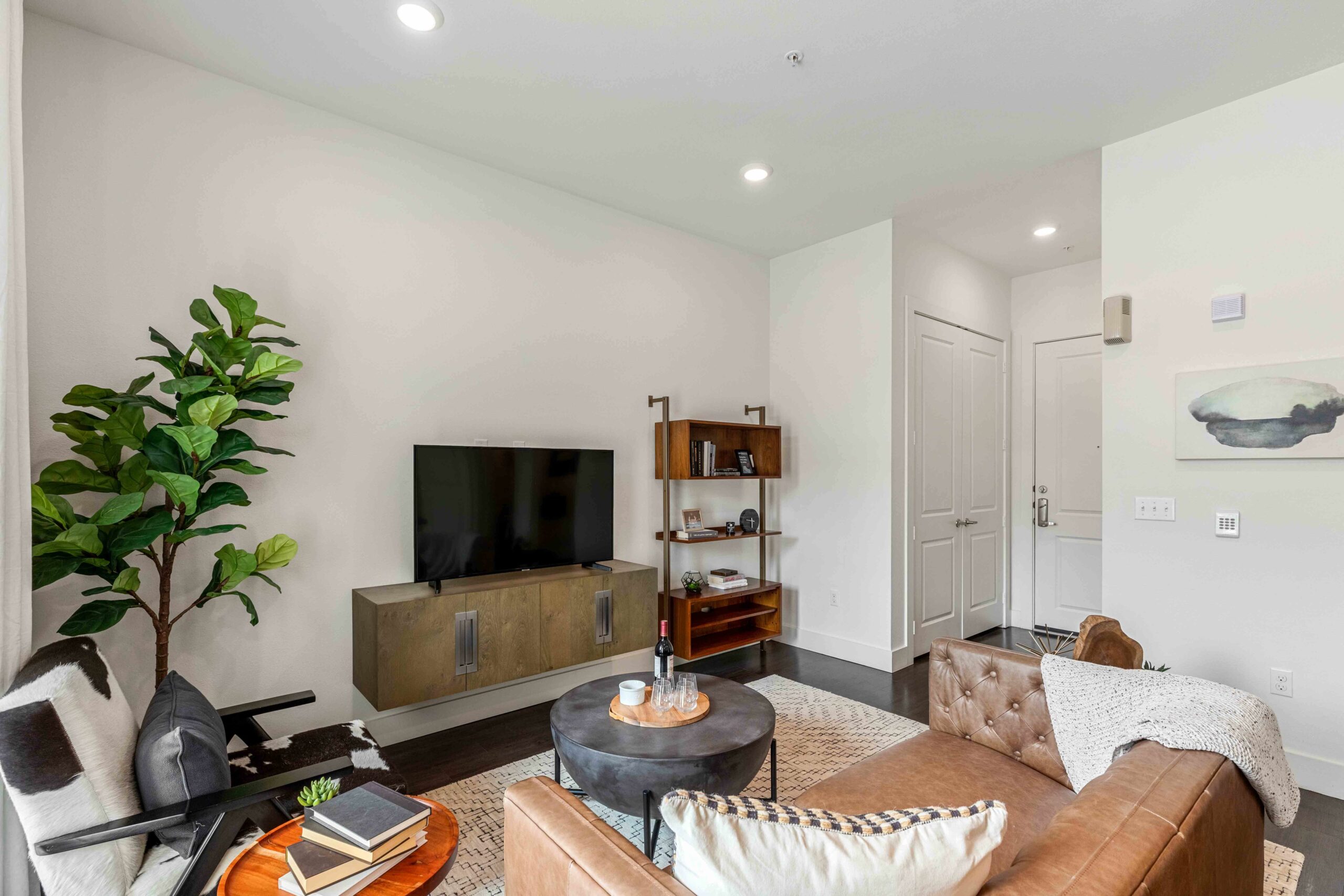 IMT at RidgeGate | Explore Our Pet Friendly Apartment Community